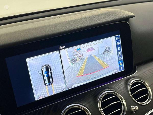 Black Mercedes-Benz E-Class 2017 in Marijampole, with an engine capacity of 1.95 L and mileage of 232 thousand km for 21650 €, photo 4 on AUTOMOTO.COM.LV