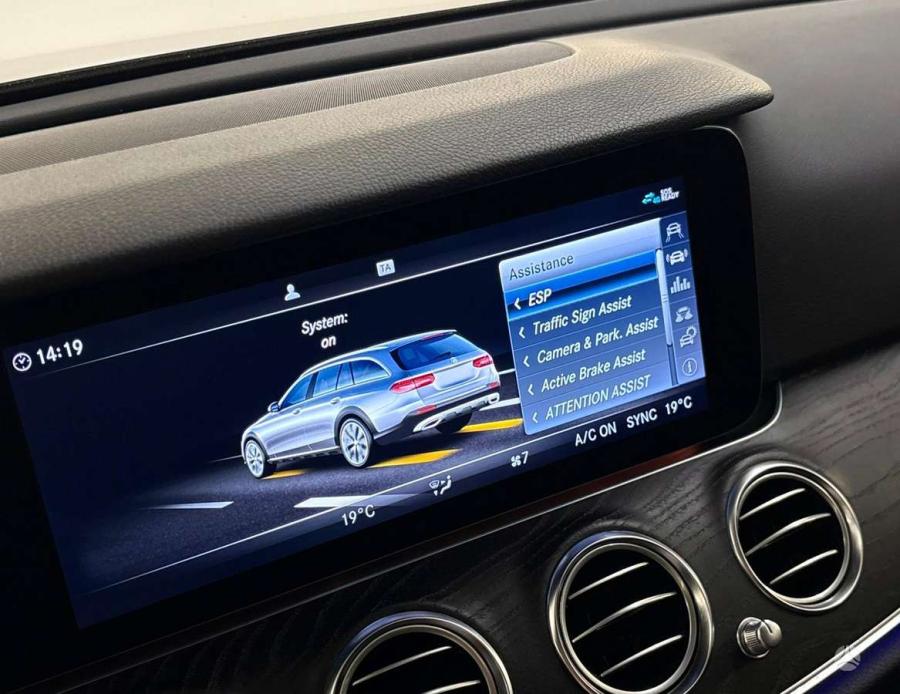 Melns Mercedes-Benz E-Class 2017 Marijampole, ar dzinēja tilpumu 1.95 L un nobraukumu 232 tūkst. km par 21650 €, foto 13 vietnē AUTOMOTO.COM.LV