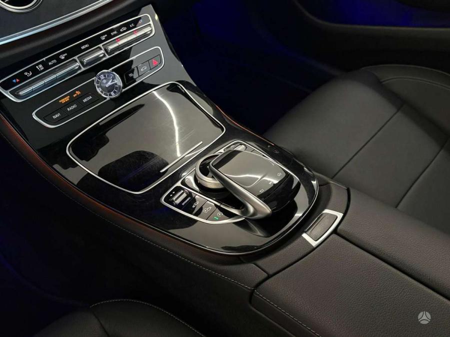 Melns Mercedes-Benz E-Class 2017 Marijampole, ar dzinēja tilpumu 1.95 L un nobraukumu 232 tūkst. km par 21650 €, foto 25 vietnē AUTOMOTO.COM.LV