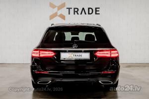 Melns Mercedes-Benz E-Class 2017 Pērnava, ar dzinēja tilpumu 3.00 L un nobraukumu 173 tūkst. km par 23490 €, foto 5 vietnē AUTOMOTO.COM.LV