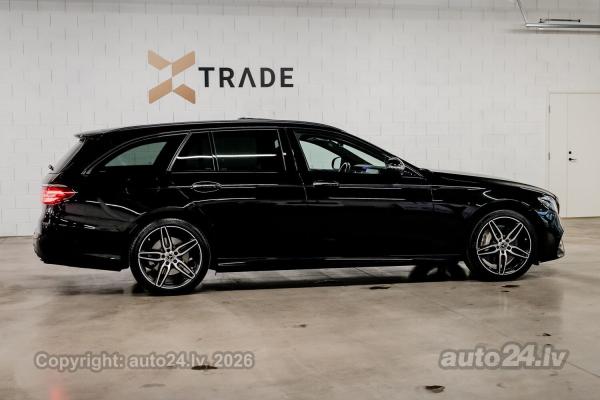 Black Mercedes-Benz E-Class 2017 in Parnu, with an engine capacity of 3.00 L and mileage of 173 thousand km for 23490 €, photo 7 on AUTOMOTO.COM.LV