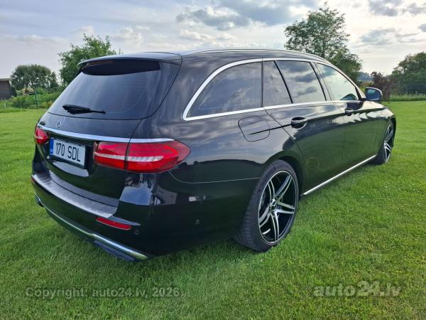 Black Mercedes-Benz E-Class 2017 in Tartu, with an engine capacity of 2.00 L and mileage of 132 thousand km for 19900 €, photo 5 on AUTOMOTO.COM.LV