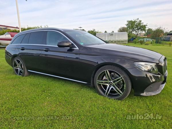 Black Mercedes-Benz E-Class 2017 in Tartu, with an engine capacity of 2.00 L and mileage of 132 thousand km for 19900 €, photo 7 on AUTOMOTO.COM.LV