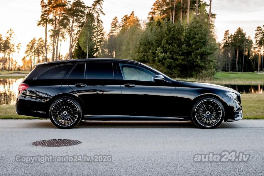 Black Mercedes-Benz E-Class 2017 in Parnu, with an engine capacity of 2.00 L and mileage of 135 thousand km for 23990 €, photo 10 on AUTOMOTO.COM.LV