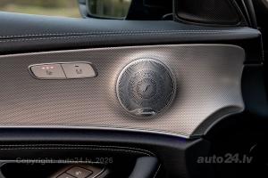 Black Mercedes-Benz E-Class 2017 in Parnu, with an engine capacity of 2.00 L and mileage of 135 thousand km for 23990 €, photo 27 on AUTOMOTO.COM.LV