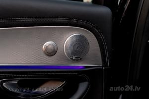 Black Mercedes-Benz E-Class 2017 in Parnu, with an engine capacity of 2.00 L and mileage of 135 thousand km for 23990 €, photo 28 on AUTOMOTO.COM.LV
