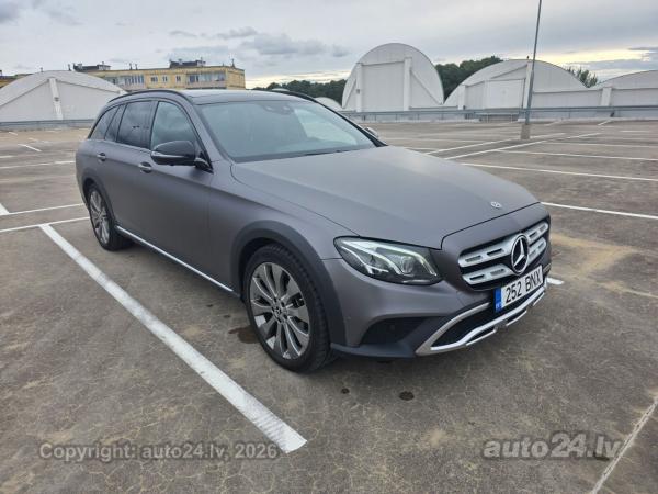 Black Mercedes-Benz E-Class 2017 in Tartu, with an engine capacity of 2.00 L and mileage of 220 thousand km for 25000 €, photo 3 on AUTOMOTO.COM.LV