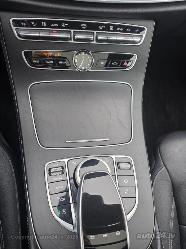 Black Mercedes-Benz E-Class 2017 in Tartu, with an engine capacity of 2.00 L and mileage of 220 thousand km for 25000 €, photo 8 on AUTOMOTO.COM.LV