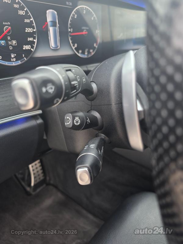 Black Mercedes-Benz E-Class 2017 in Tartu, with an engine capacity of 2.00 L and mileage of 220 thousand km for 25000 €, photo 10 on AUTOMOTO.COM.LV