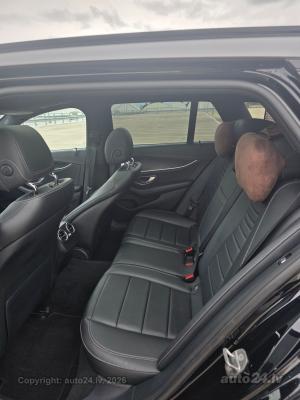 Melns Mercedes-Benz E-Class 2017 Tartu, ar dzinēja tilpumu 2.00 L un nobraukumu 220 tūkst. km par 25000 €, foto 12 vietnē AUTOMOTO.COM.LV