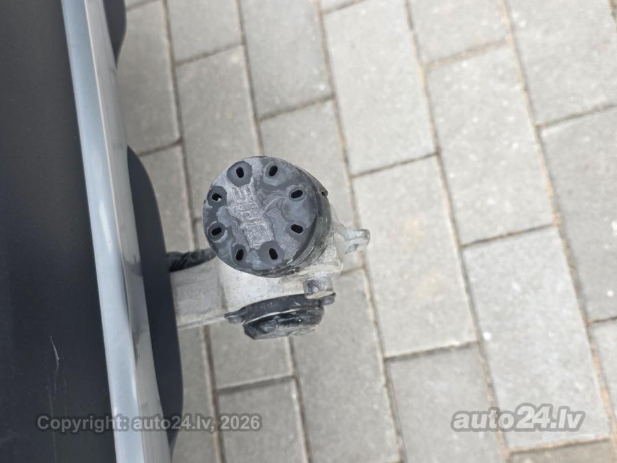 Melns Mercedes-Benz E-Class 2017 Tartu, ar dzinēja tilpumu 2.00 L un nobraukumu 220 tūkst. km par 25000 €, foto 27 vietnē AUTOMOTO.COM.LV
