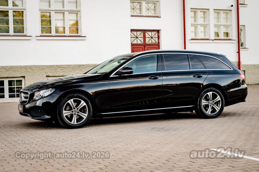 Black Mercedes-Benz E-Class 2017 in Parnu, with an engine capacity of 2.00 L and mileage of 275 thousand km for 14990 €, photo 3 on AUTOMOTO.COM.LV