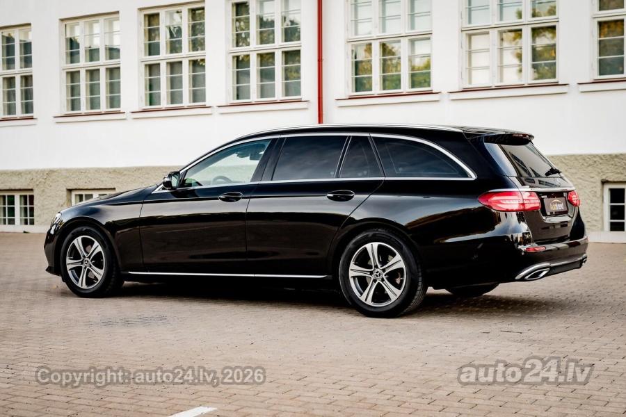 Black Mercedes-Benz E-Class 2017 in Parnu, with an engine capacity of 2.00 L and mileage of 275 thousand km for 14990 €, photo 5 on AUTOMOTO.COM.LV