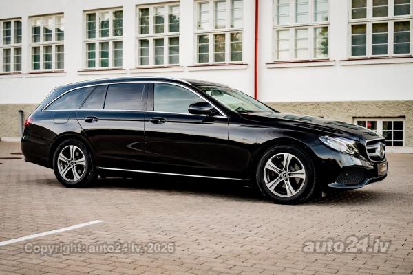 Black Mercedes-Benz E-Class 2017 in Parnu, with an engine capacity of 2.00 L and mileage of 275 thousand km for 14990 €, photo 8 on AUTOMOTO.COM.LV