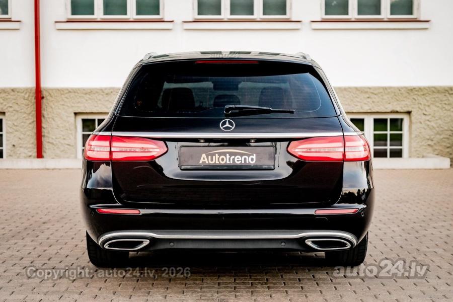 Black Mercedes-Benz E-Class 2017 in Parnu, with an engine capacity of 2.00 L and mileage of 275 thousand km for 14990 €, photo 11 on AUTOMOTO.COM.LV