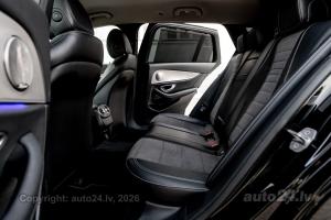 Black Mercedes-Benz E-Class 2017 in Parnu, with an engine capacity of 2.00 L and mileage of 275 thousand km for 14990 €, photo 21 on AUTOMOTO.COM.LV