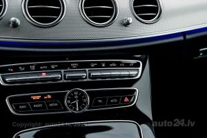 Black Mercedes-Benz E-Class 2017 in Parnu, with an engine capacity of 2.00 L and mileage of 275 thousand km for 14990 €, photo 29 on AUTOMOTO.COM.LV