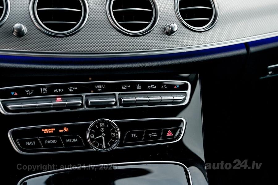 Black Mercedes-Benz E-Class 2017 in Parnu, with an engine capacity of 2.00 L and mileage of 275 thousand km for 14990 €, photo 29 on AUTOMOTO.COM.LV