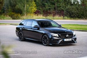 Black Mercedes-Benz E-Class 2017 in Tallinn, with an engine capacity of 3.00 L and mileage of 165 thousand km for 29999 €, photo 4 on AUTOMOTO.COM.LV