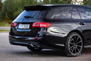 Black Mercedes-Benz E-Class 2017 in Tallinn, with an engine capacity of 3.00 L and mileage of 165 thousand km for 29999 €, photo 12 on AUTOMOTO.COM.LV