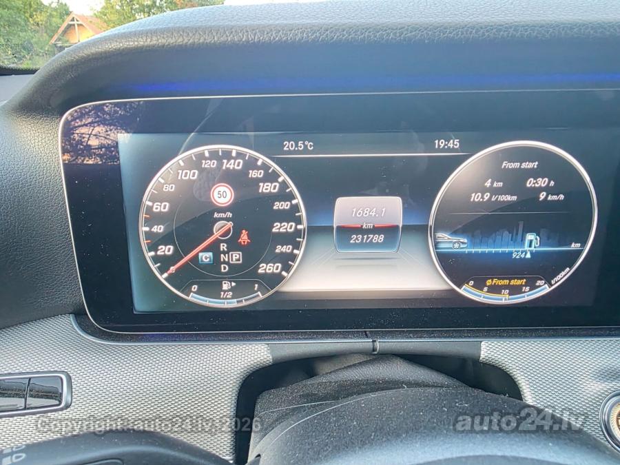Black Mercedes-Benz E-Class 2017 in Tallinn, with an engine capacity of 2.00 L and mileage of 232 thousand km for 18600 €, photo 9 on AUTOMOTO.COM.LV