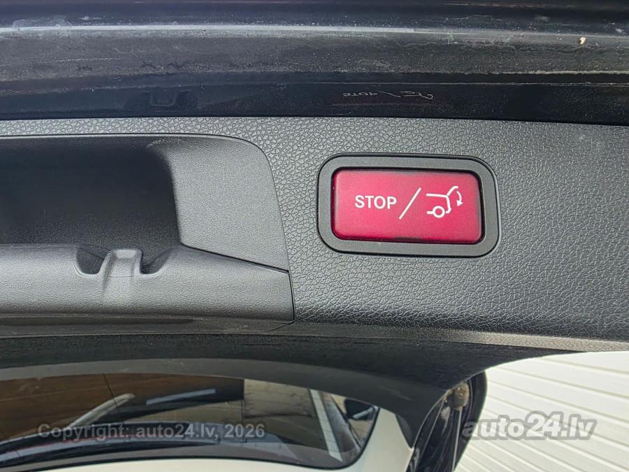 Black Mercedes-Benz E-Class 2017 in Tallinn, with an engine capacity of 2.00 L and mileage of 232 thousand km for 18600 €, photo 12 on AUTOMOTO.COM.LV