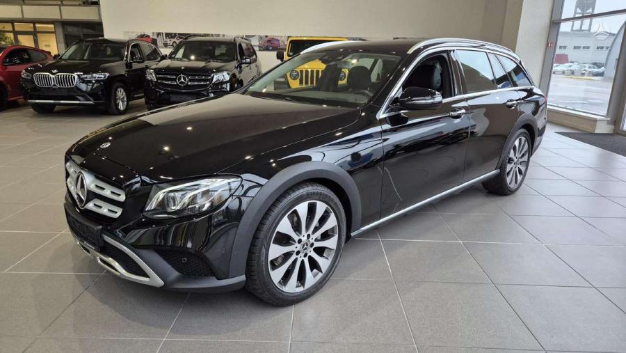 Melns Mercedes-Benz E-Class 2018 Marijampole, ar dzinēja tilpumu 1.95 L un nobraukumu 191 tūkst. km par 23999 €, foto 2 vietnē AUTOMOTO.COM.LV