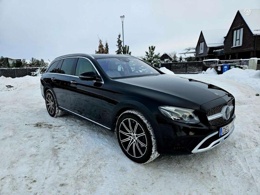 Black Mercedes-Benz E-Class 2018 in Klaipeda, with an engine capacity of 2.00 L and mileage of 230 thousand km for 27000 €, photo 1 on AUTOMOTO.COM.LV