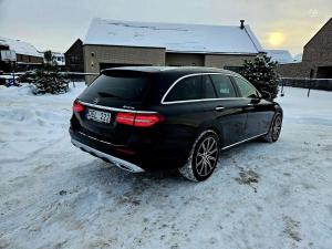 Black Mercedes-Benz E-Class 2018 in Klaipeda, with an engine capacity of 2.00 L and mileage of 230 thousand km for 27000 €, photo 2 on AUTOMOTO.COM.LV
