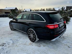 Black Mercedes-Benz E-Class 2018 in Klaipeda, with an engine capacity of 2.00 L and mileage of 230 thousand km for 27000 €, photo 3 on AUTOMOTO.COM.LV