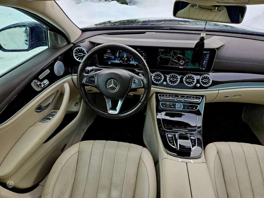 Black Mercedes-Benz E-Class 2018 in Klaipeda, with an engine capacity of 2.00 L and mileage of 230 thousand km for 27000 €, photo 14 on AUTOMOTO.COM.LV