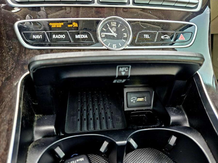 Black Mercedes-Benz E-Class 2018 in Klaipeda, with an engine capacity of 2.00 L and mileage of 230 thousand km for 27000 €, photo 17 on AUTOMOTO.COM.LV