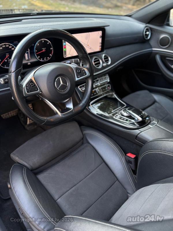 Melns Mercedes-Benz E-Class 2018 Tallina, ar dzinēja tilpumu 3.00 L un nobraukumu 239 tūkst. km par 36000 €, foto 5 vietnē AUTOMOTO.COM.LV