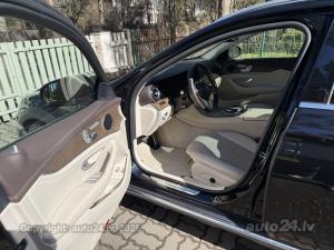 Melns Mercedes-Benz E-Class 2018 Tallina, ar dzinēja tilpumu 2.00 L un nobraukumu 96 tūkst. km par 34500 €, foto 5 vietnē AUTOMOTO.COM.LV