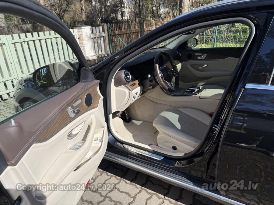 Melns Mercedes-Benz E-Class 2018 Tallina, ar dzinēja tilpumu 2.00 L un nobraukumu 96 tūkst. km par 34500 €, foto 5 vietnē AUTOMOTO.COM.LV