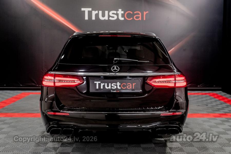 Melns Mercedes-Benz E-Class 2018 Pērnava, ar dzinēja tilpumu 2.90 L un nobraukumu 195 tūkst. km par 25500 €, foto 10 vietnē AUTOMOTO.COM.LV