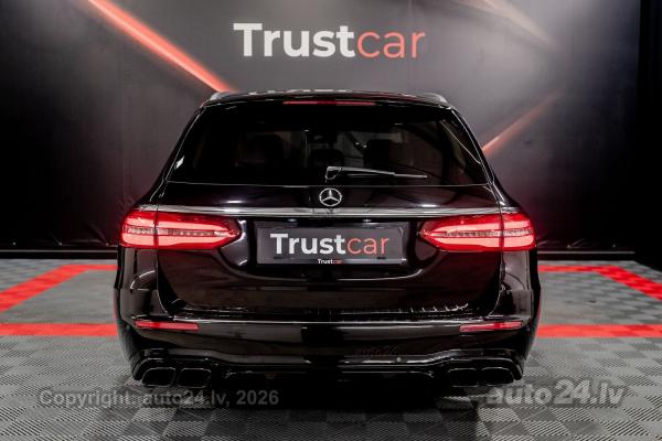 Melns Mercedes-Benz E-Class 2018 Pērnava, ar dzinēja tilpumu 2.90 L un nobraukumu 195 tūkst. km par 25500 €, foto 10 vietnē AUTOMOTO.COM.LV