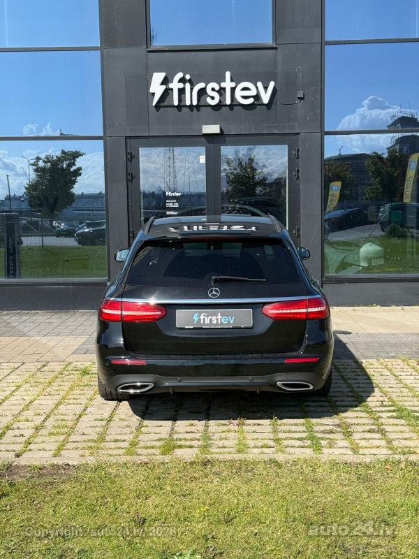 Mercedes-Benz E-Class 2018 Tallina vietnē Melns Mercedes-Benz E-Class 2018 Tallina, ar dzinēja tilpumu 2.90 L un nobraukumu 147 tūkst. km par 29500 €, foto 6 vietnē AUTOMOTO.COM.LV