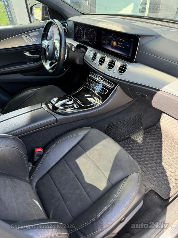Mercedes-Benz E-Class 2018 Tallina vietnē Melns Mercedes-Benz E-Class 2018 Tallina, ar dzinēja tilpumu 2.90 L un nobraukumu 147 tūkst. km par 29500 €, foto 9 vietnē AUTOMOTO.COM.LV