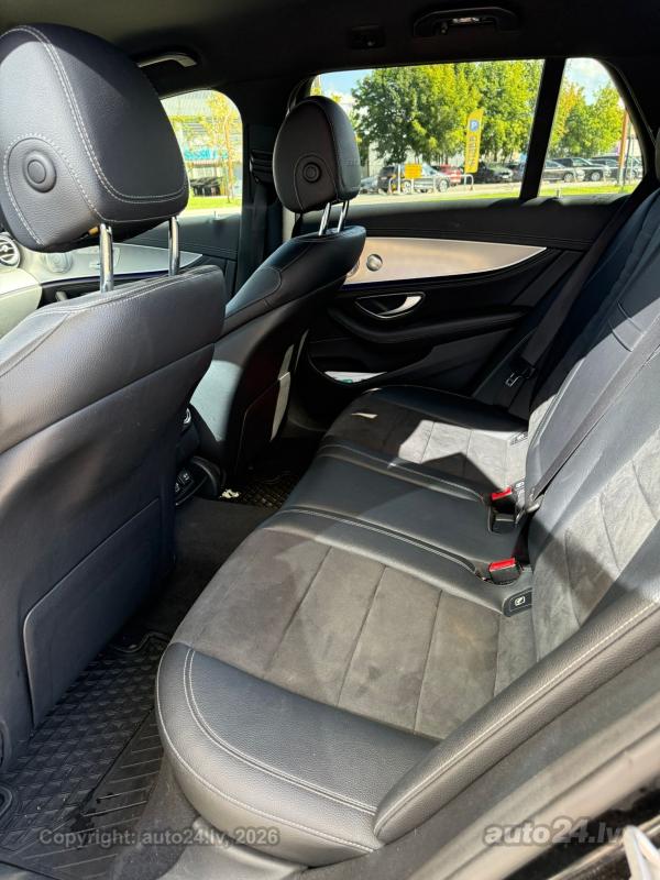 Mercedes-Benz E-Class 2018 Tallina vietnē Melns Mercedes-Benz E-Class 2018 Tallina, ar dzinēja tilpumu 2.90 L un nobraukumu 147 tūkst. km par 29500 €, foto 10 vietnē AUTOMOTO.COM.LV