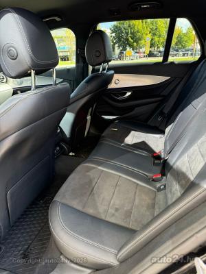 Black Mercedes-Benz E-Class 2018 in Tallinn, with an engine capacity of 2.90 L and mileage of 147 thousand km for 29500 €, photo 10 on AUTOMOTO.COM.LV