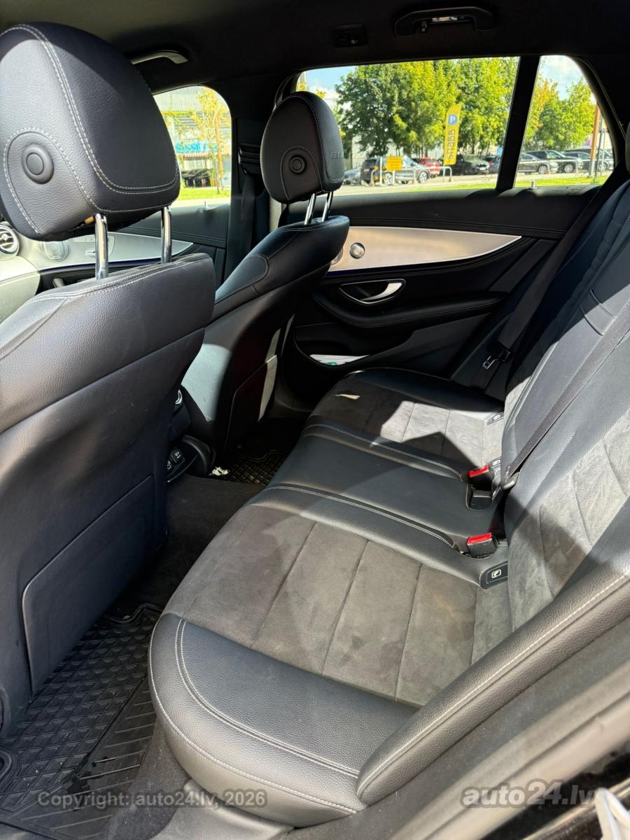 Black Mercedes-Benz E-Class 2018 in Tallinn, with an engine capacity of 2.90 L and mileage of 147 thousand km for 29500 €, photo 10 on AUTOMOTO.COM.LV