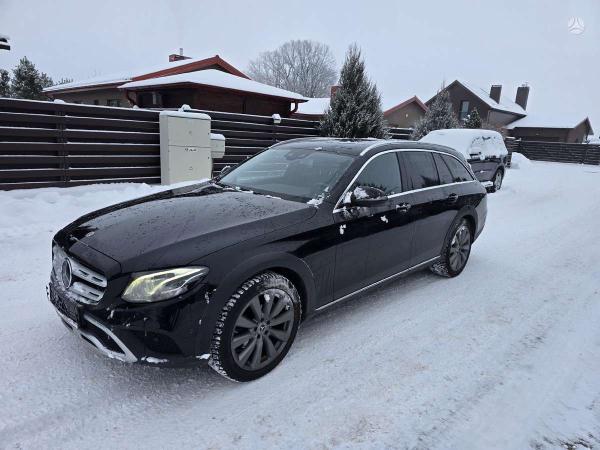 Melns Mercedes-Benz E-Class 2019 Kauņa, ar dzinēja tilpumu 2.00 L un nobraukumu 248 tūkst. km par 19500 €, foto 2 vietnē AUTOMOTO.COM.LV
