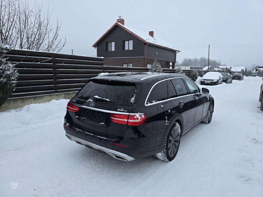 Melns Mercedes-Benz E-Class 2019 Kauņa, ar dzinēja tilpumu 2.00 L un nobraukumu 248 tūkst. km par 19500 €, foto 6 vietnē AUTOMOTO.COM.LV