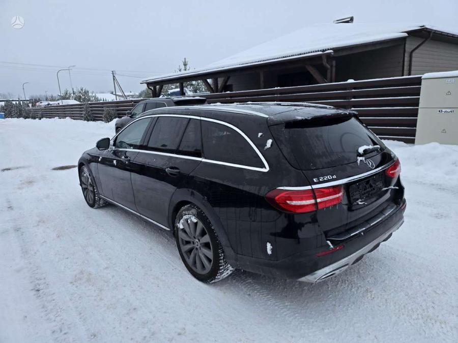 Melns Mercedes-Benz E-Class 2019 Kauņa, ar dzinēja tilpumu 2.00 L un nobraukumu 248 tūkst. km par 19500 €, foto 7 vietnē AUTOMOTO.COM.LV