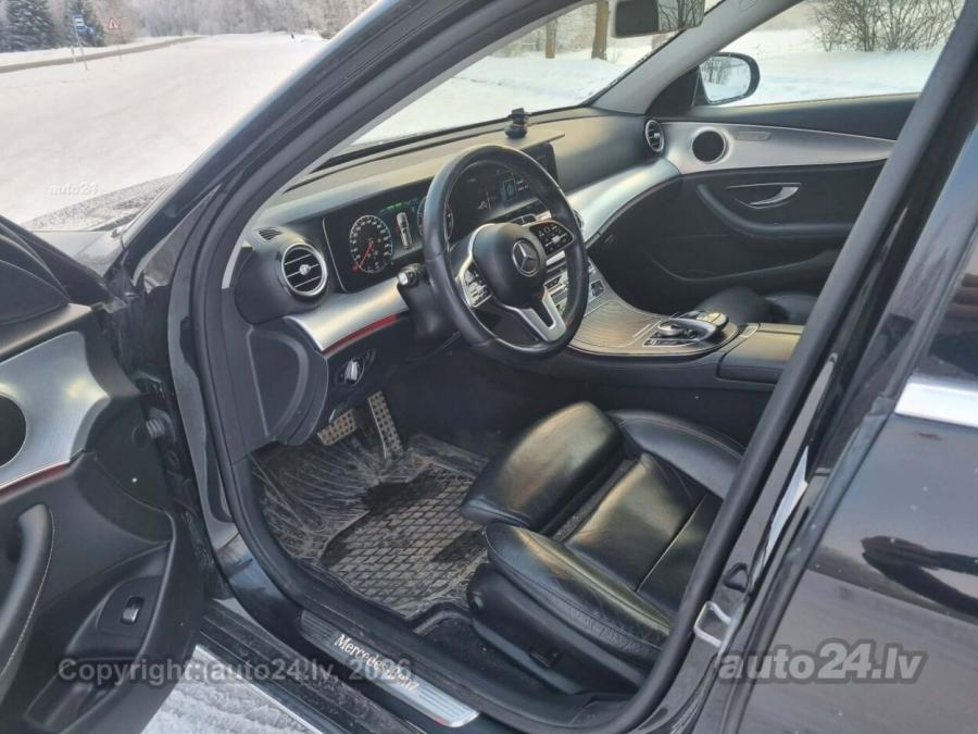 Black Mercedes-Benz E-Class 2019 in Tallinn, with an engine capacity of 2.00 L and mileage of 449 thousand km for 19000 €, photo 7 on AUTOMOTO.COM.LV