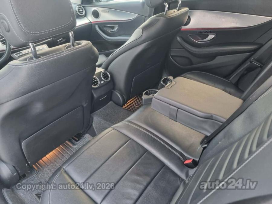 Black Mercedes-Benz E-Class 2019 in Tallinn, with an engine capacity of 2.00 L and mileage of 449 thousand km for 19000 €, photo 8 on AUTOMOTO.COM.LV
