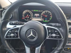 Black Mercedes-Benz E-Class 2019 in Tallinn, with an engine capacity of 2.00 L and mileage of 449 thousand km for 19000 €, photo 10 on AUTOMOTO.COM.LV