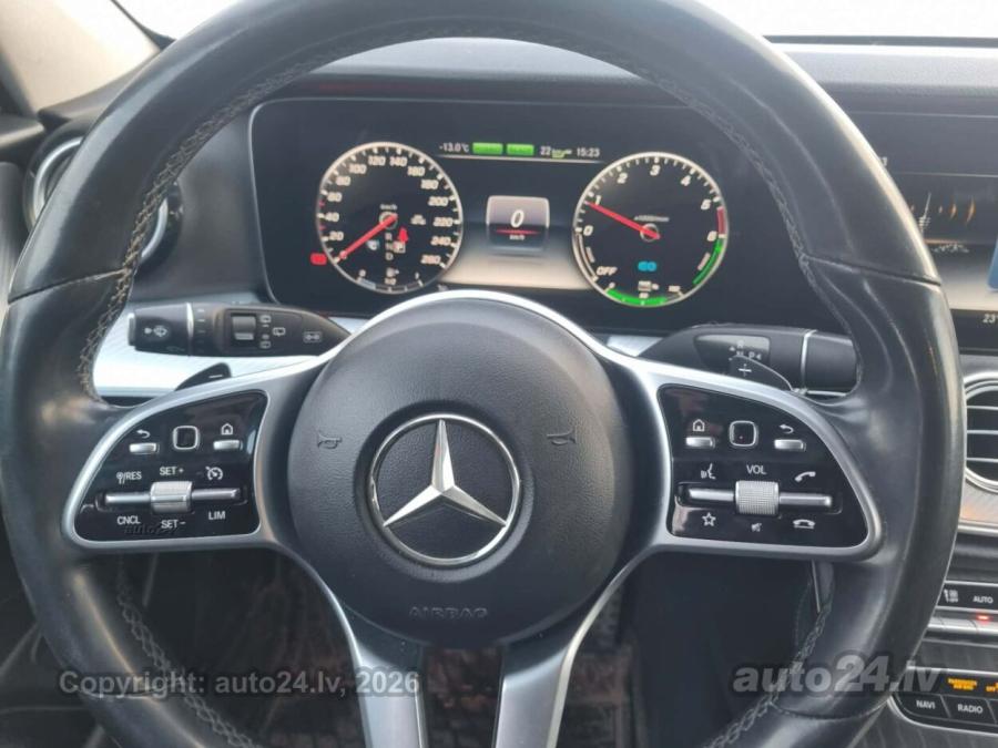 Black Mercedes-Benz E-Class 2019 in Tallinn, with an engine capacity of 2.00 L and mileage of 449 thousand km for 19000 €, photo 10 on AUTOMOTO.COM.LV