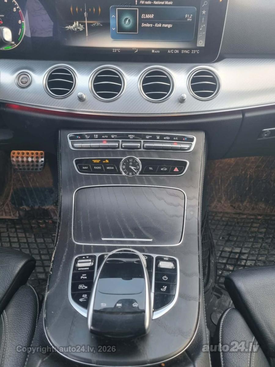 Melns Mercedes-Benz E-Class 2019 Tallina, ar dzinēja tilpumu 2.00 L un nobraukumu 449 tūkst. km par 19000 €, foto 11 vietnē AUTOMOTO.COM.LV